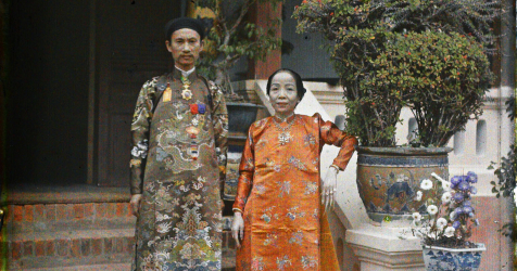 Le Tông-dôc (gouverneur) de la province, M. Hoang Trong Phu et son ...